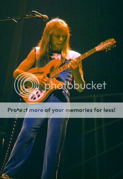 Steve Howe - Rickresource Rickenbacker Forum